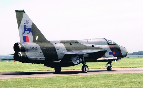 December 2023: English Electric Lightning T.5 (camo era) – 22 photos ...