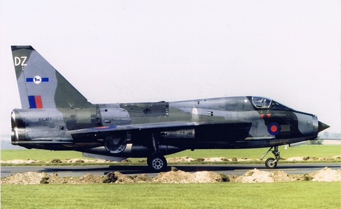 December 2023: English Electric Lightning T.5 (camo era) – 22 photos ...