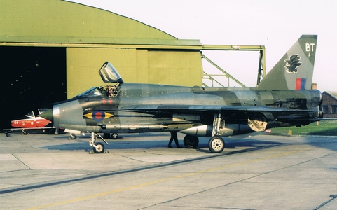 December 2023: English Electric Lightning T.5 (camo era) – 22 photos ...