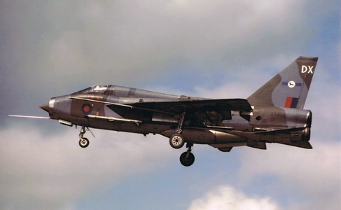 December 2023: English Electric Lightning T.5 (camo era) – 22 photos ...