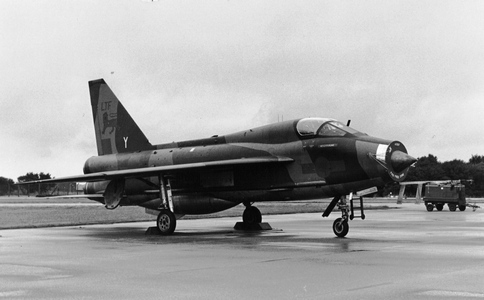 December 2023: English Electric Lightning T.5 (camo era) – 22 photos ...