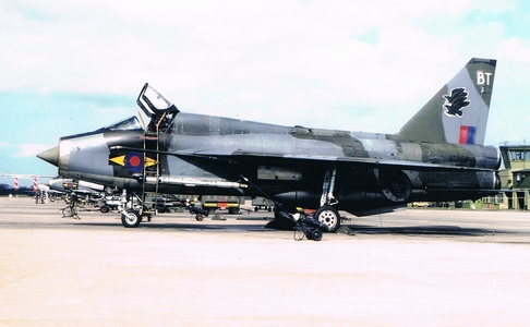 December 2023: English Electric Lightning T.5 (camo era) – 22 photos ...