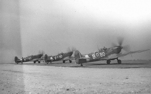 January 2024: The Supermarine Spitfire: The Australians in the Med (451 ...