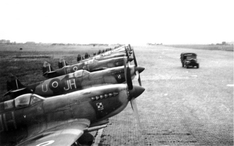 December 2024: Spitfire Mk XVI (wartime) – 23 photos | RAF in Combat