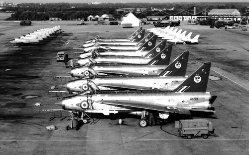 January 2018: English Electric Lightning F.2 – 31 photos | RAF in Combat
