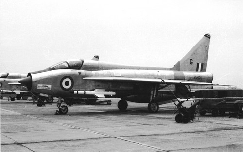 February 2017: English Electric Lightning T.4 – 39 photos | RAF in Combat