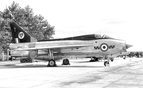 February 2017: English Electric Lightning T.4 – 39 photos | RAF in Combat
