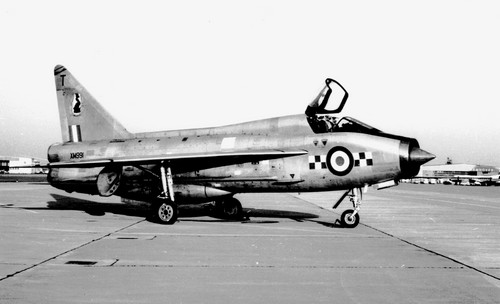 February 2017: English Electric Lightning T.4 – 39 photos | RAF in Combat
