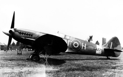 May 2015: Supermarine Spitfire F.21 – 28 photos | RAF in Combat