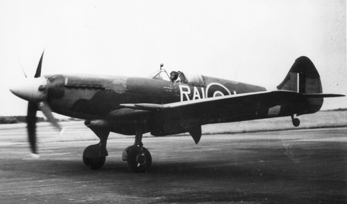 May 2015: Supermarine Spitfire F.21 – 28 photos | RAF in Combat