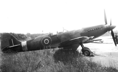 May 2015: Supermarine Spitfire F.21 – 28 photos | RAF in Combat