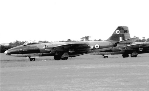 June 2017: English Electric Canberra B(I).8 – Part 1 – 50 photos | RAF ...