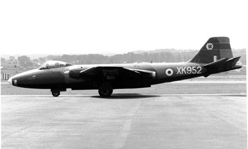 August 2017: English Electric Canberra B(I).8 – Part 2 – 61 photos ...