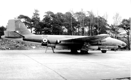 August 2017: English Electric Canberra B(I).8 – Part 2 – 61 photos ...