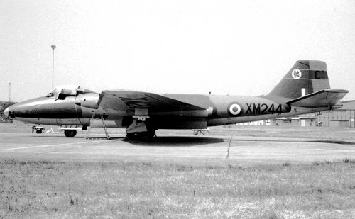 August 2017: English Electric Canberra B(I).8 – Part 2 – 61 photos ...