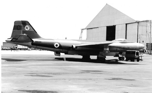 August 2017: English Electric Canberra B(I).8 – Part 2 – 61 photos ...