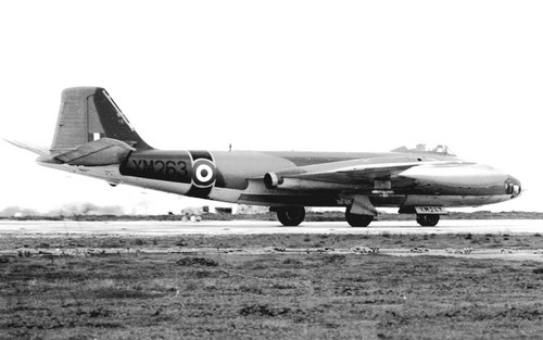August 2017: English Electric Canberra B(I).8 – Part 2 – 61 photos ...