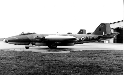June 2017: English Electric Canberra B(I).8 – Part 1 – 50 photos | RAF ...