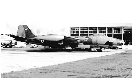 June 2017: English Electric Canberra B(I).8 – Part 1 – 50 photos | RAF ...