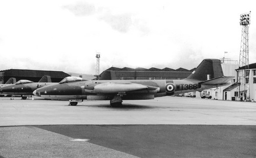 June 2017: English Electric Canberra B(I).8 – Part 1 – 50 photos | RAF ...