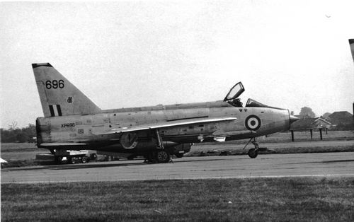 January 2019: English Electric Lightning F.3 (silver era) – 78 photos ...