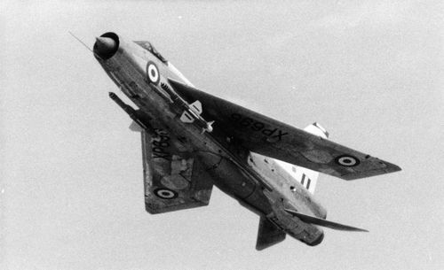 January 2019: English Electric Lightning F.3 (silver era) – 78 photos ...