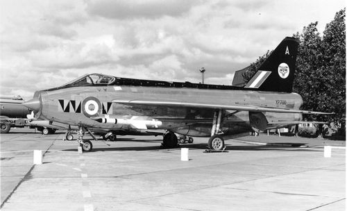 January 2019: English Electric Lightning F.3 (silver era) – 78 photos ...
