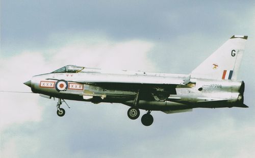 January 2019: English Electric Lightning F.3 (silver era) – 78 photos ...