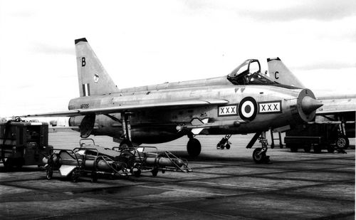 January 2019: English Electric Lightning F.3 (silver era) – 78 photos ...