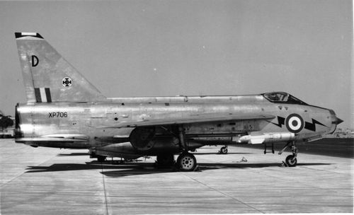 January 2019: English Electric Lightning F.3 (silver era) – 78 photos ...