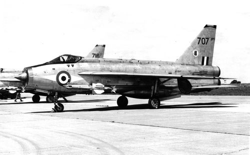 January 2019: English Electric Lightning F.3 (silver era) – 78 photos ...