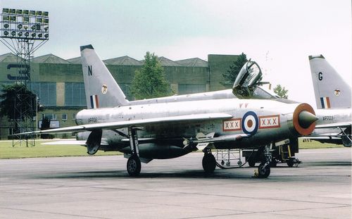 January 2019: English Electric Lightning F.3 (silver era) – 78 photos ...