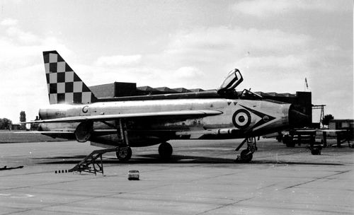 January 2019: English Electric Lightning F.3 (silver era) – 78 photos ...