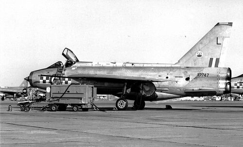 January 2019: English Electric Lightning F.3 (silver era) – 78 photos ...