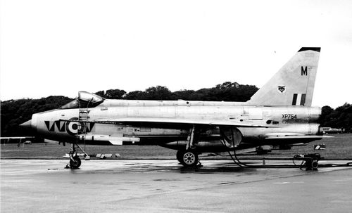 January 2019: English Electric Lightning F.3 (silver era) – 78 photos ...