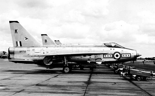 January 2019: English Electric Lightning F.3 (silver era) – 78 photos ...