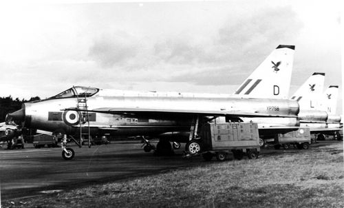 January 2019: English Electric Lightning F.3 (silver era) – 78 photos ...