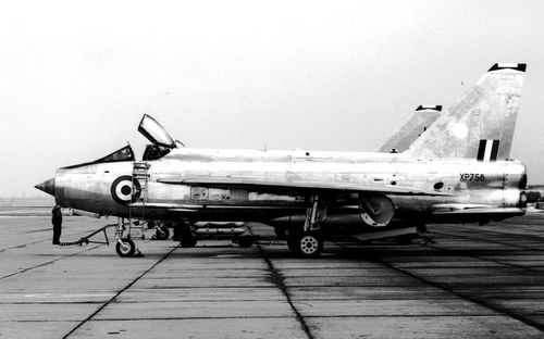 January 2019: English Electric Lightning F.3 (silver era) – 78 photos ...