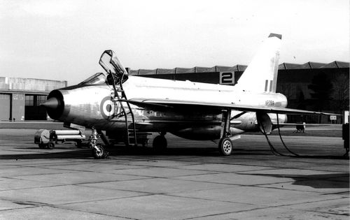 January 2019: English Electric Lightning F.3 (silver era) – 78 photos ...