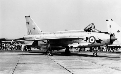 January 2019: English Electric Lightning F.3 (silver era) – 78 photos ...