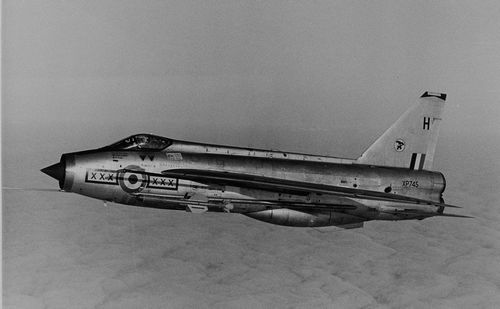 January 2019: English Electric Lightning F.3 (silver era) – 78 photos ...