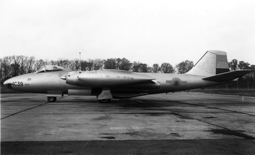 July 2020: English Electric Canberra B(I). 8 in Foreign markings – 28 ...