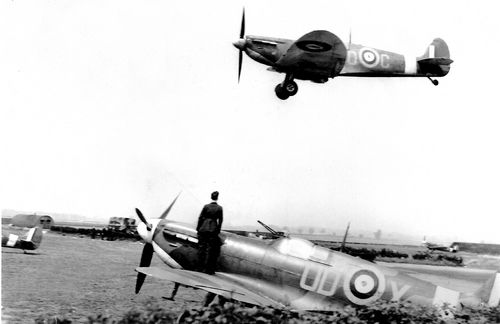 August 2021: Supermarine Spitfire – The Australian squadrons in GB – 35 ...