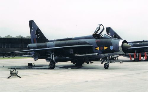 February 2022: English Electric Lightning F.3 (camo era) – 37 photos ...