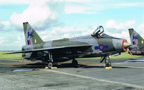 February 2022: English Electric Lightning F.3 (camo era) – 37 photos ...