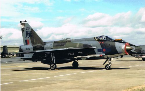 February 2022: English Electric Lightning F.3 (camo era) – 37 photos ...