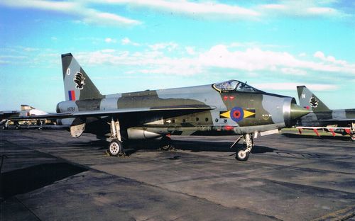 February 2022: English Electric Lightning F.3 (camo era) – 37 photos ...