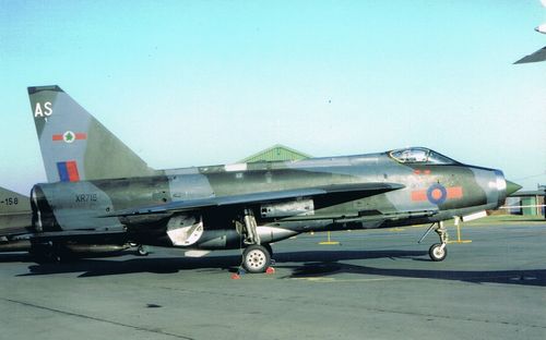 February 2022: English Electric Lightning F.3 (camo era) – 37 photos ...