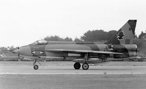 February 2022: English Electric Lightning F.3 (camo era) – 37 photos ...
