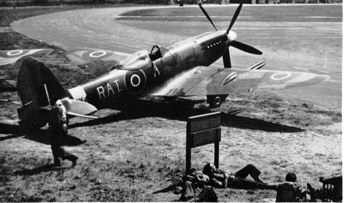 June 2022: Supermarine Spitfire F.22 – 30 photos | RAF in Combat